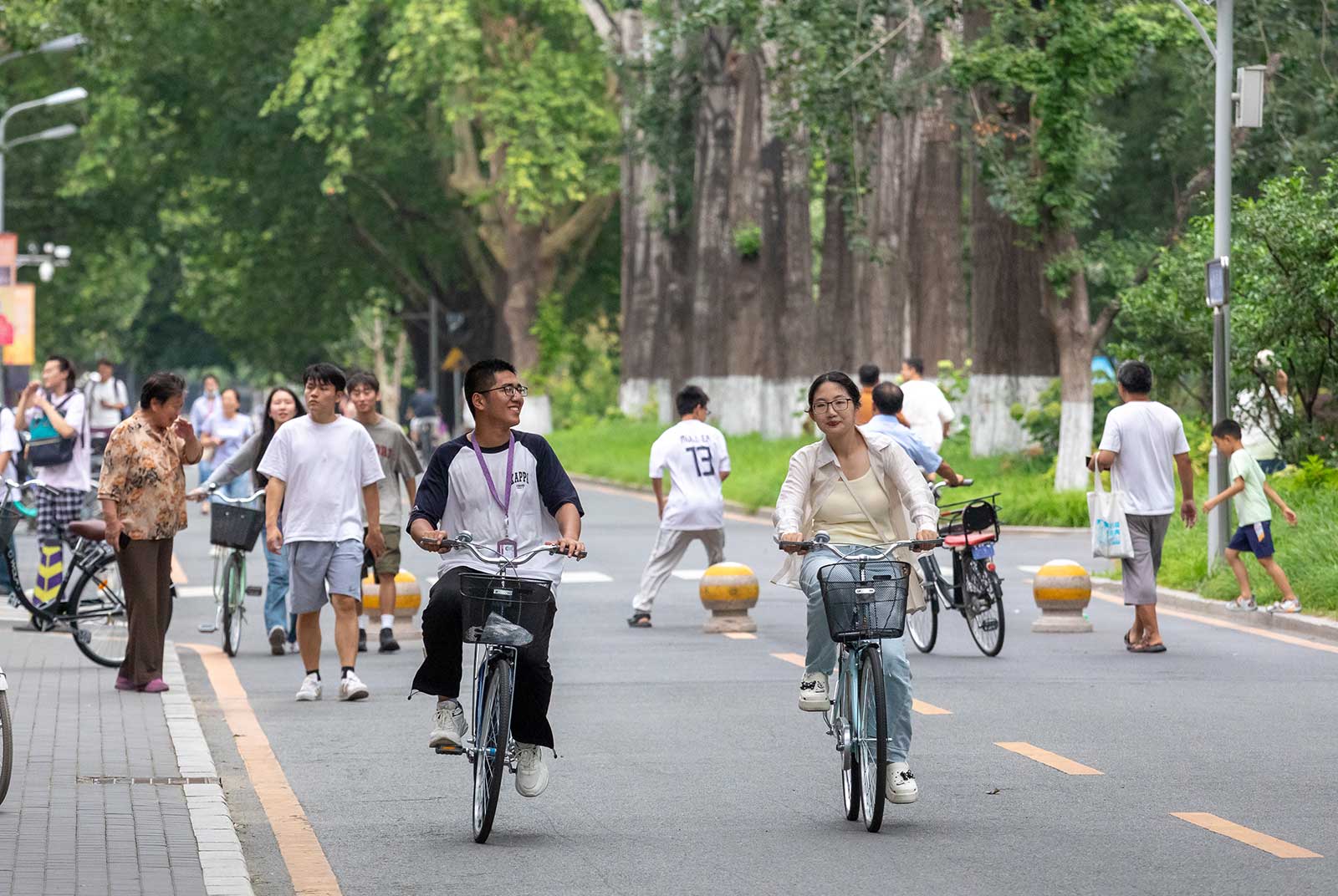 The Gen Z Tsinghua Graduates Driving AI in China｜International｜2024-10 ...