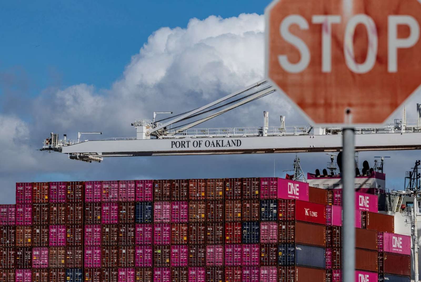 U.S. Trade Deficit Hits Record High on Pre-Tariff Drug Imports｜Daily ...