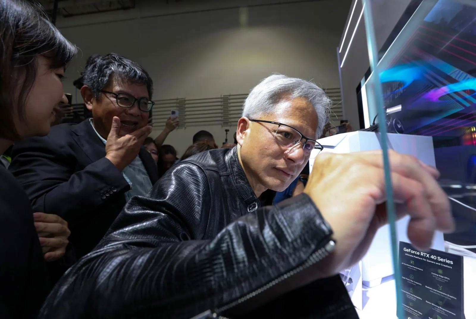 Nvidia CEO Jensen Huang Reports $15M Stock Sale｜Daily News Digest｜2025 ...