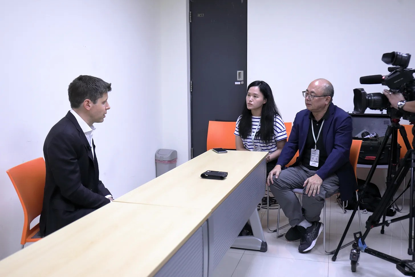 Altman’s AI Dream Faces Taiwan Chip and Transformer Bottlenecks ...